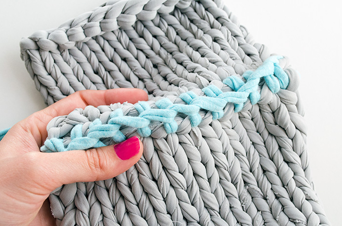 How to sew the Buttonhole Stitch - The Blog - US/UK