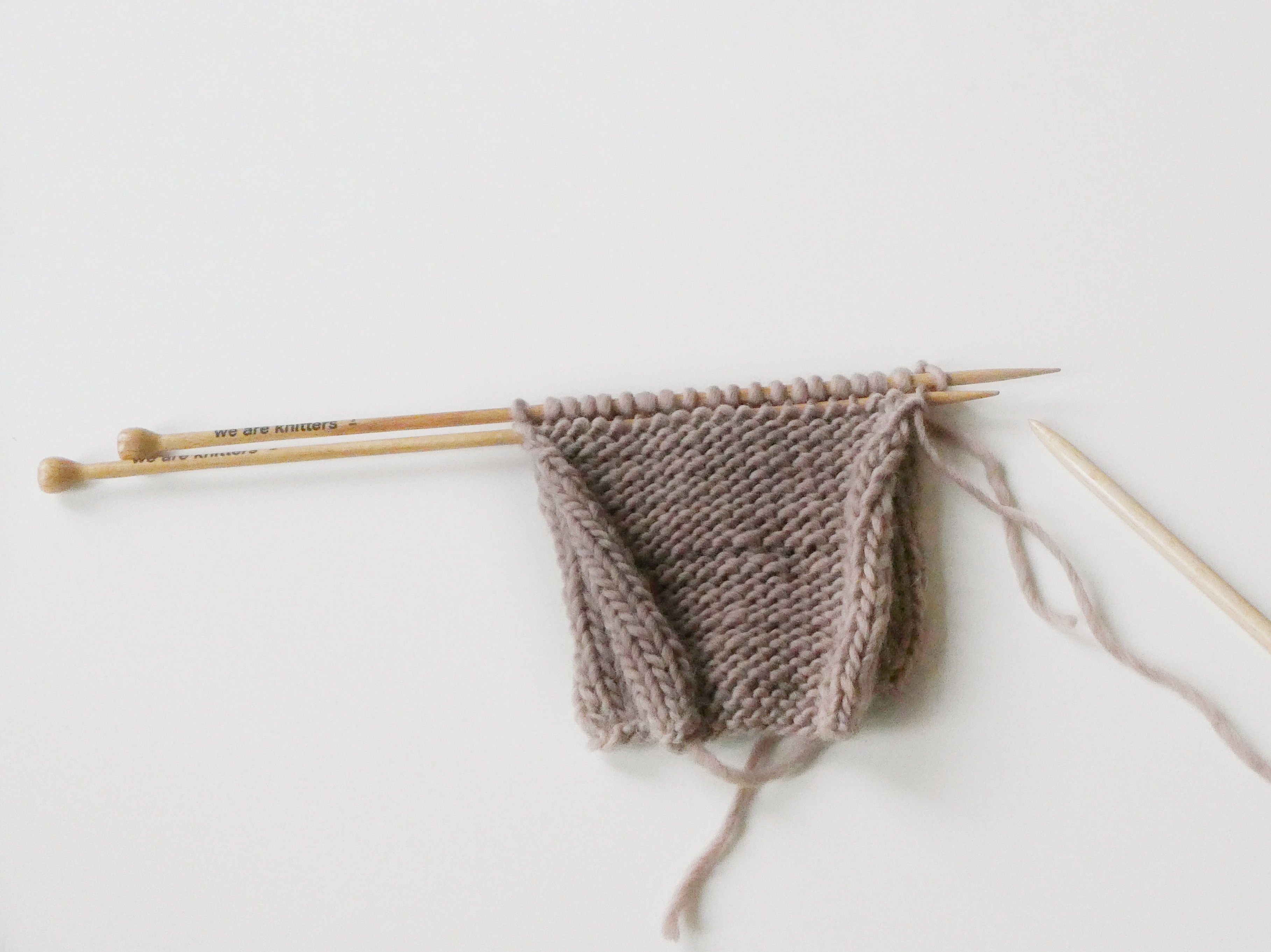 How to knit the three-needle bind off - The Blog - US/UK