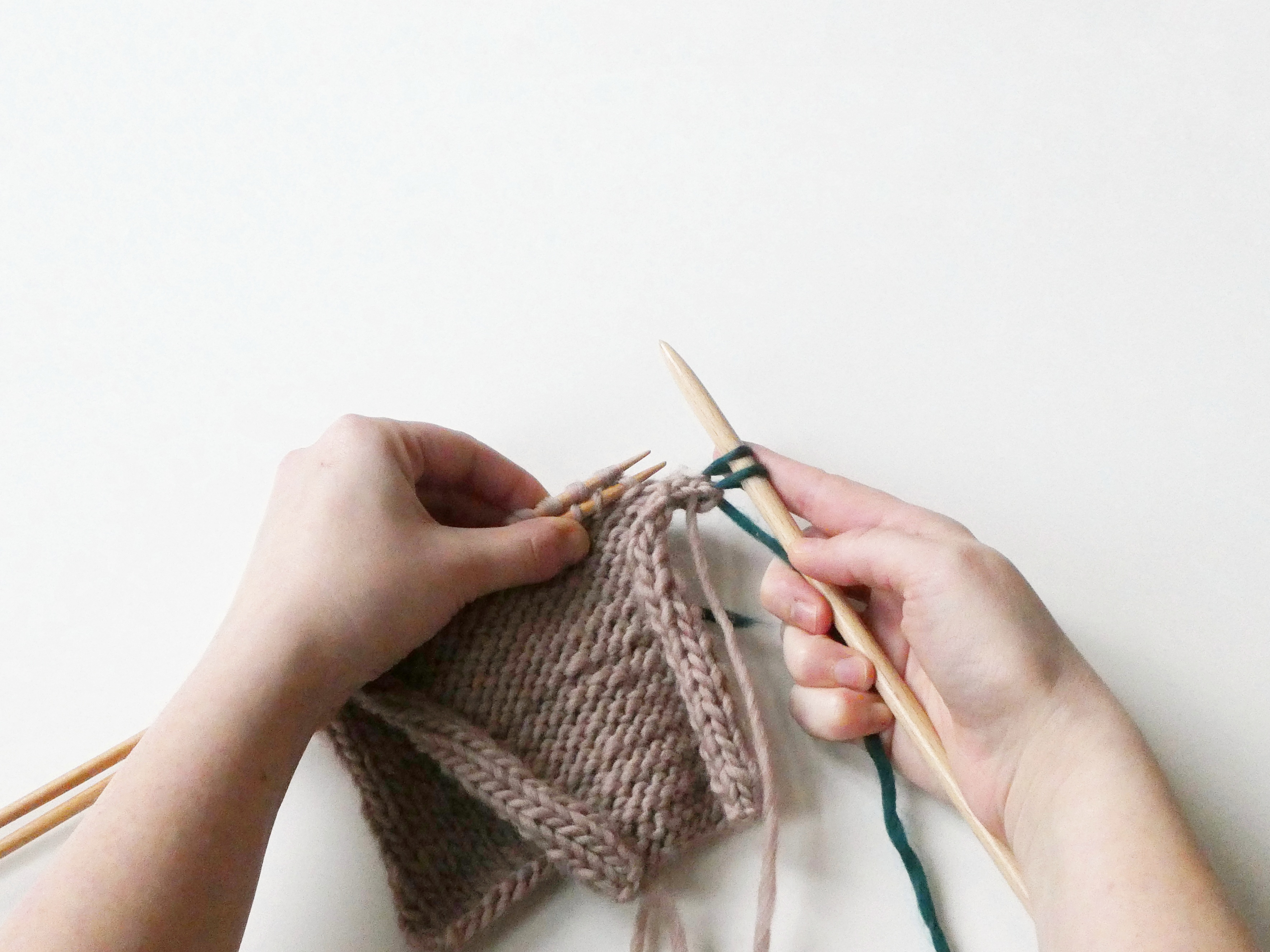 How to knit the three-needle bind off - The Blog - US/UK