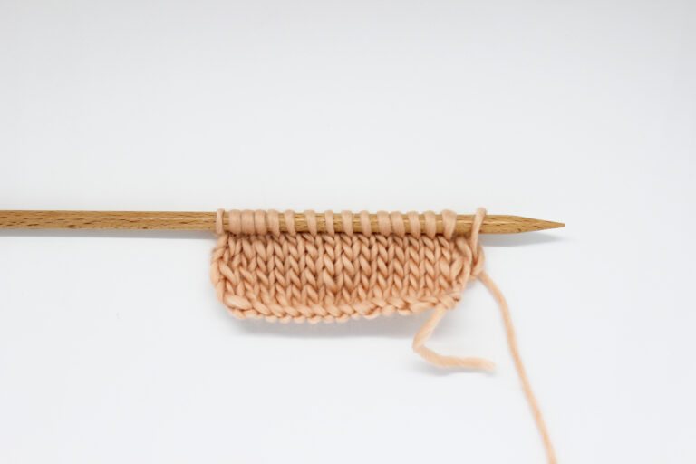 How to knit a V neckline - The Blog - US/UK