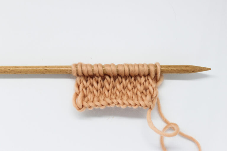 How to knit a V neckline - The Blog - US/UK