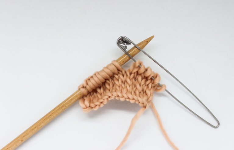 How to knit a V neckline - The Blog - US/UK