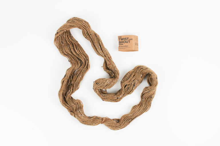 How to wind a hank of yarn into a ball - The Blog - US/UK