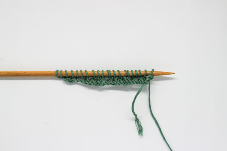 How to knit the vertical eyelet stitch - The Blog - US/UK